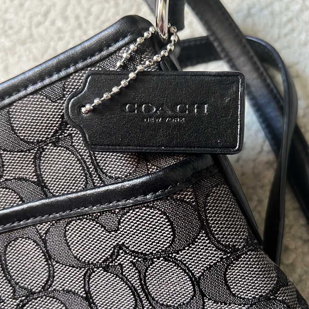 Coach Signature C Crossbody - Gem